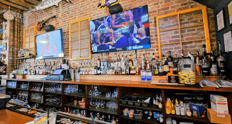 A Local’s Guide To Living In Locust Point, Maryland – LivingInMaryland.com